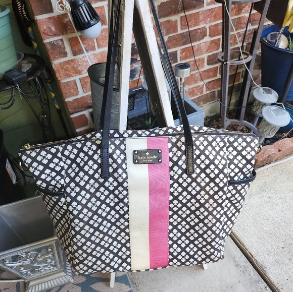 kate spade | Bags | Nice Older Large Bag By Kate Spade | Poshmark